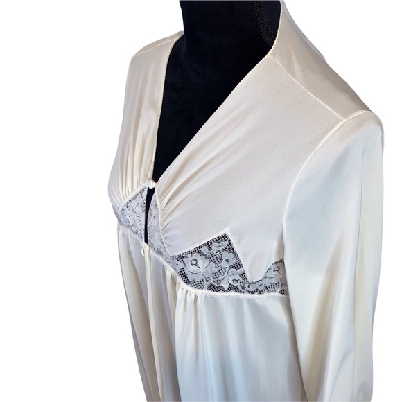 Vintage | Intimates & Sleepwear | Vintage Formfit Rogers Nylon Negligee ...